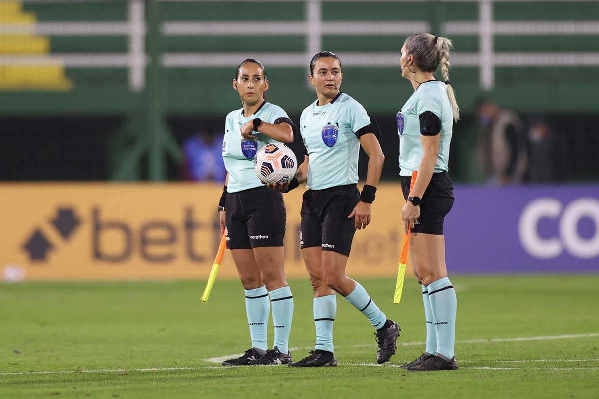 Mujeres serán las juezas en la Copa América - New York Hispano